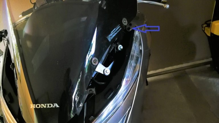 失敗しないPCX（JF81、KF30）フロントカウルの外し方！ | PCXでGO！